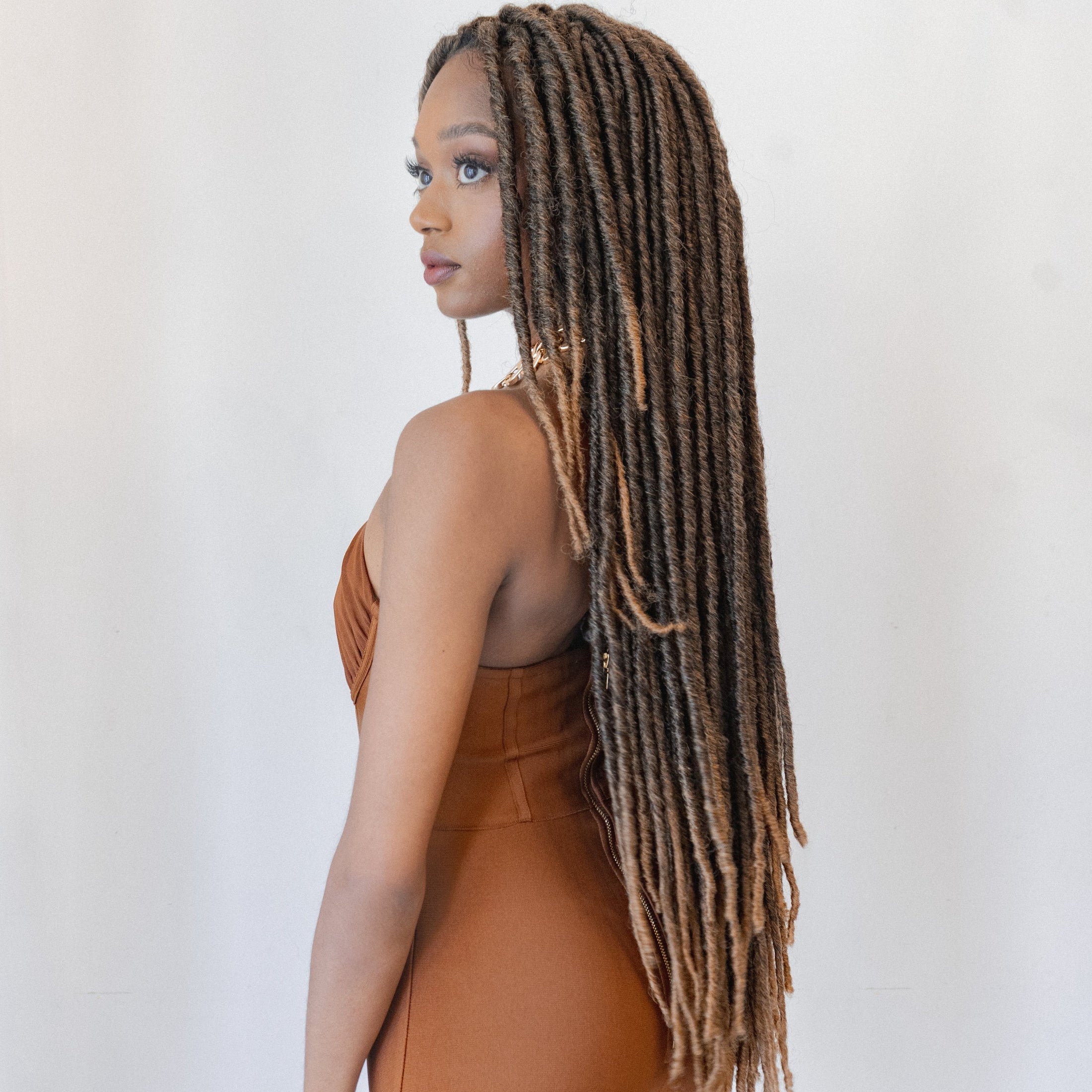 Supreme Locs in Bey-Blonde 26"® – Boho Locs